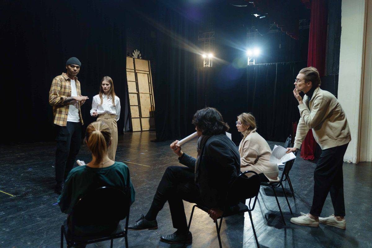 How can actors prepare for a cold reading audition